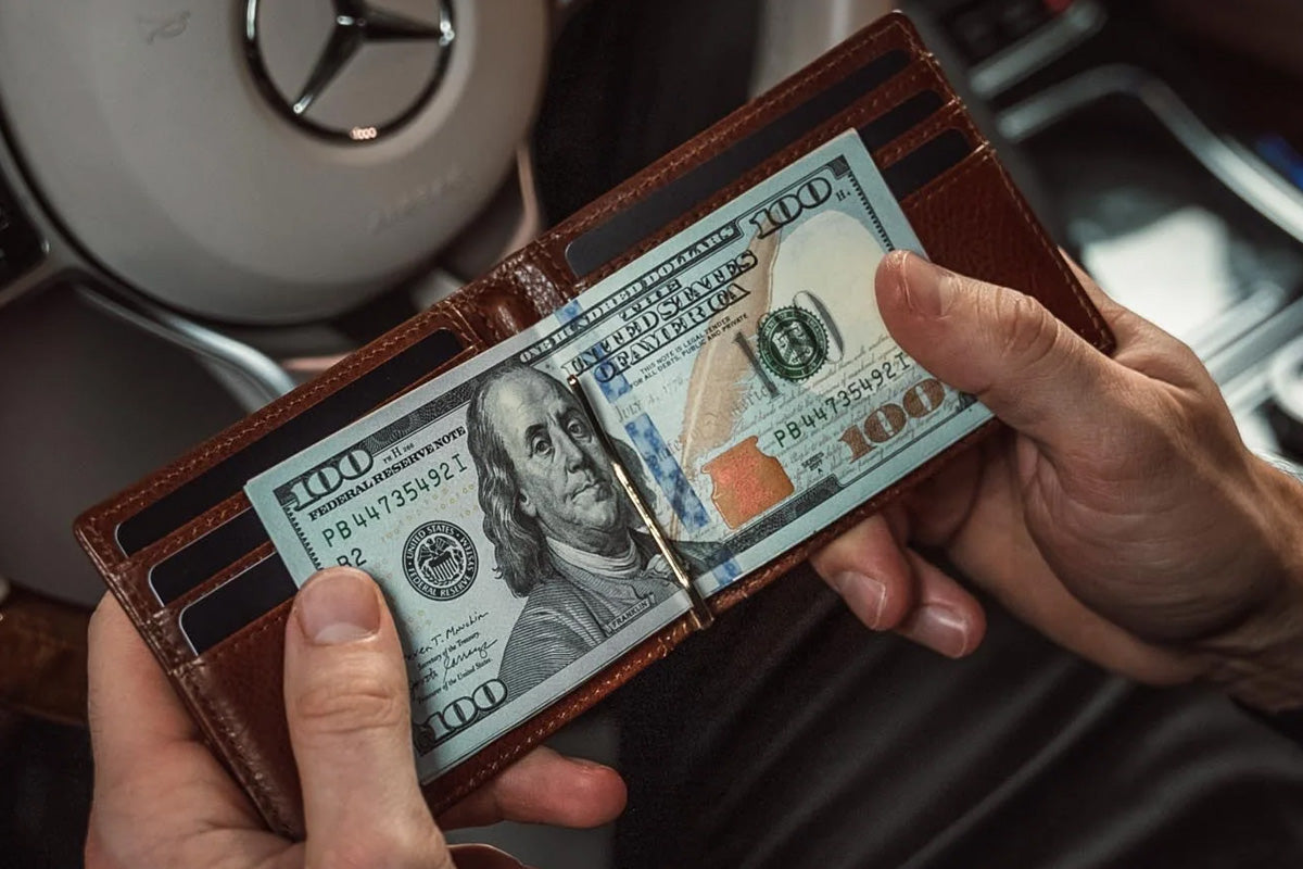 Best Wallets To Carry Cash in 2026 - Von Baer UK
